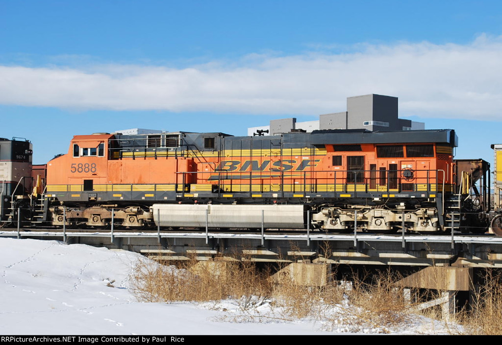 BNSF 5888